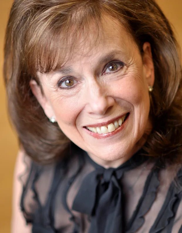 Sheilah Rae • Maestra