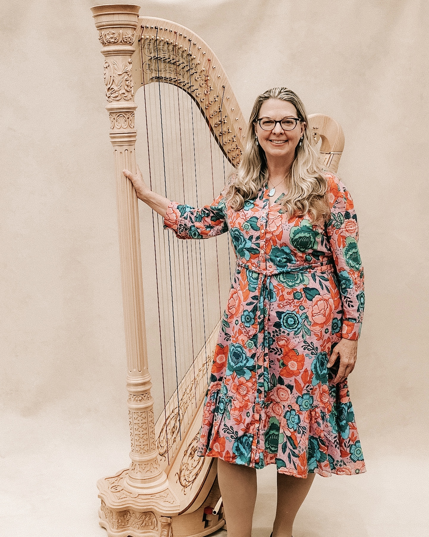 Laura Sherman • Maestra