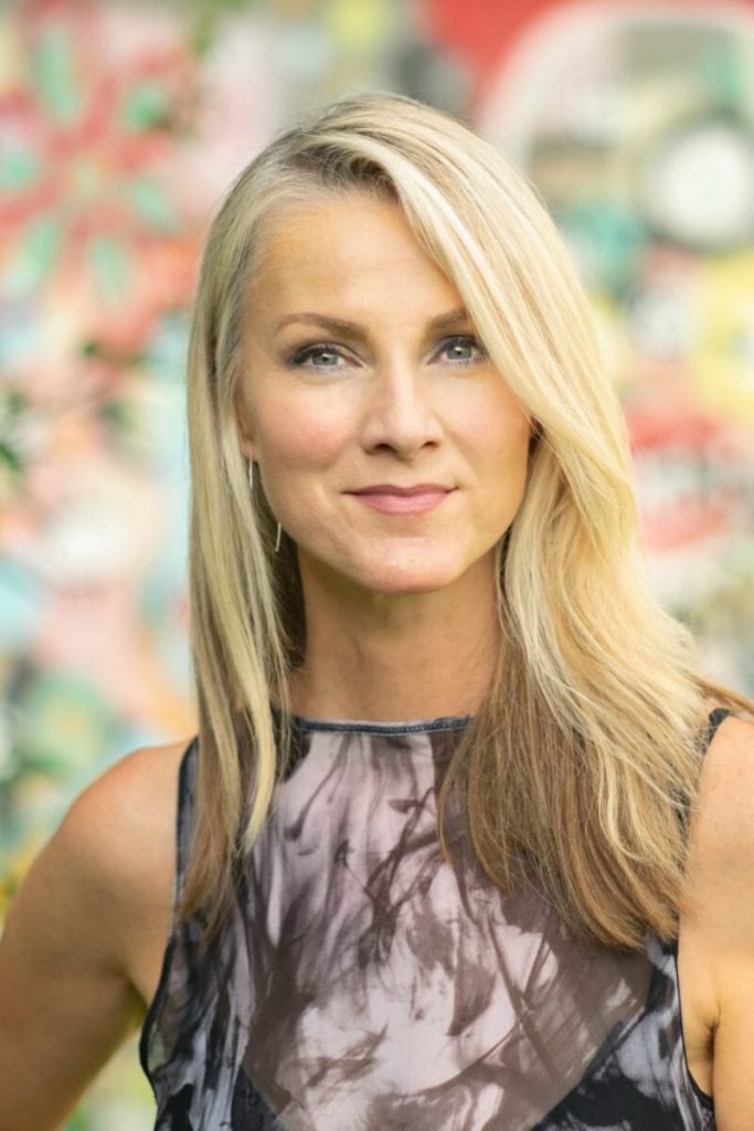 Laura Good • Maestra