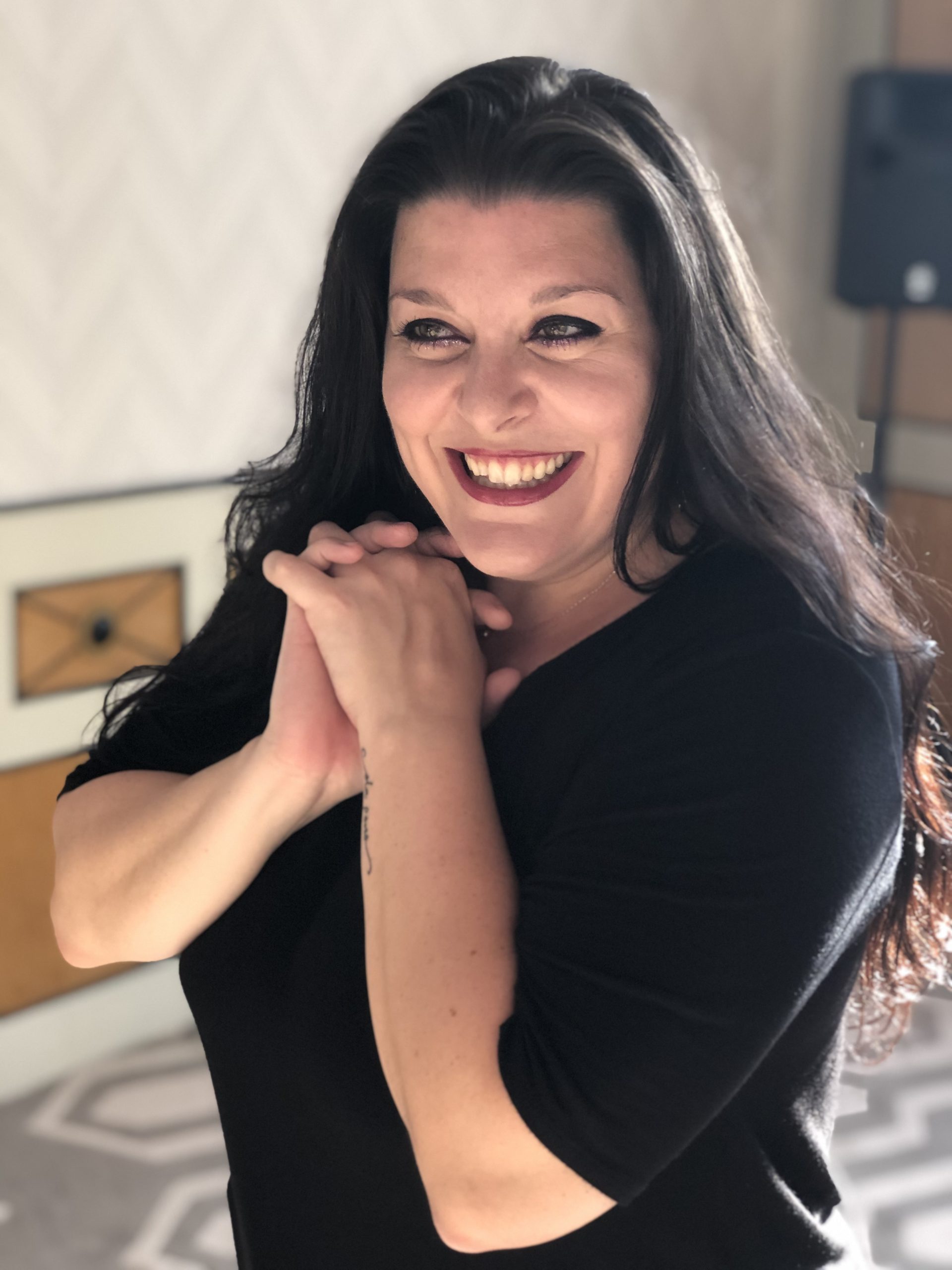 Liz Muller • Maestra
